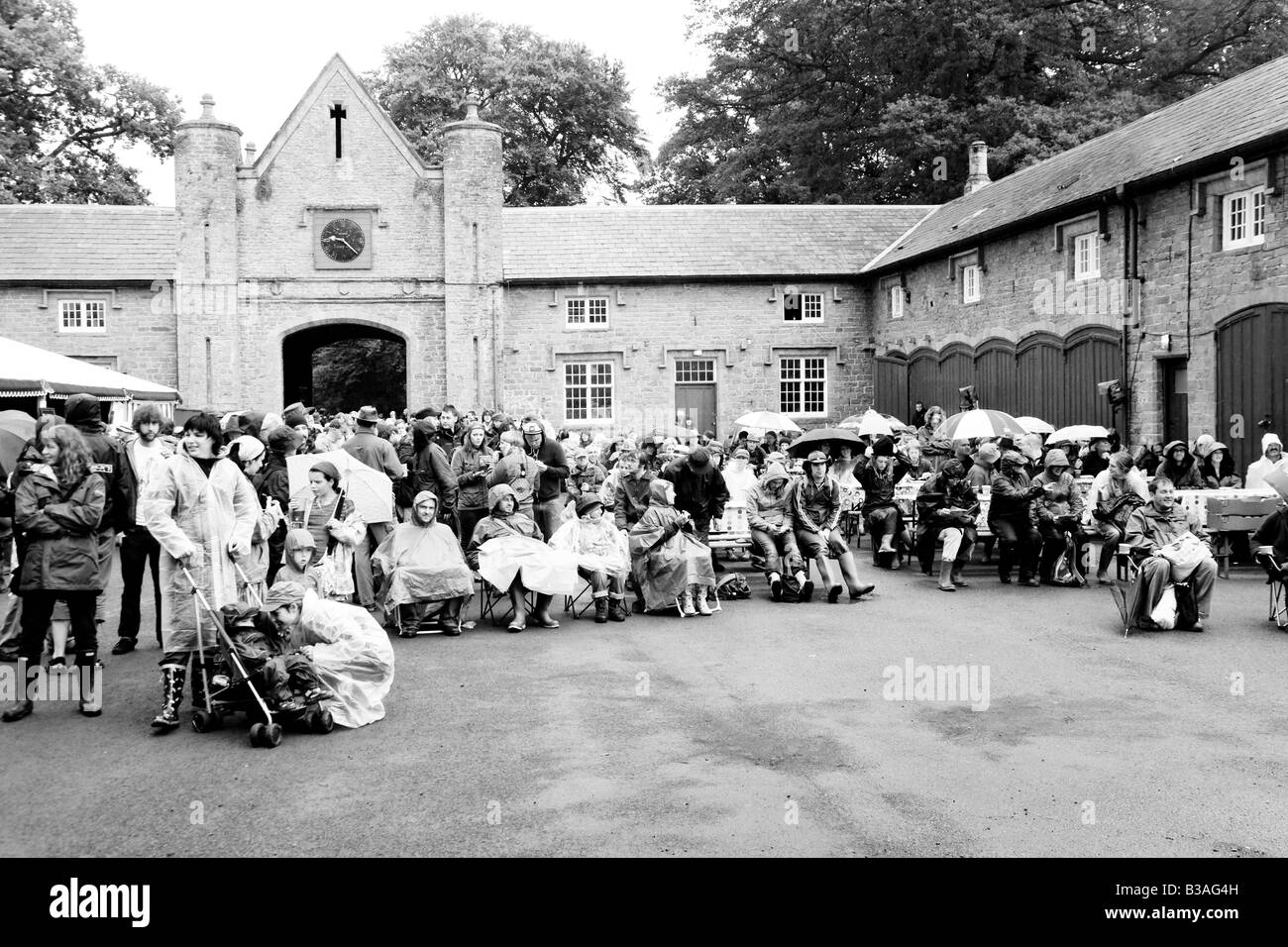 Green man festival wales crowd Black and White Stock Photos & Images ...