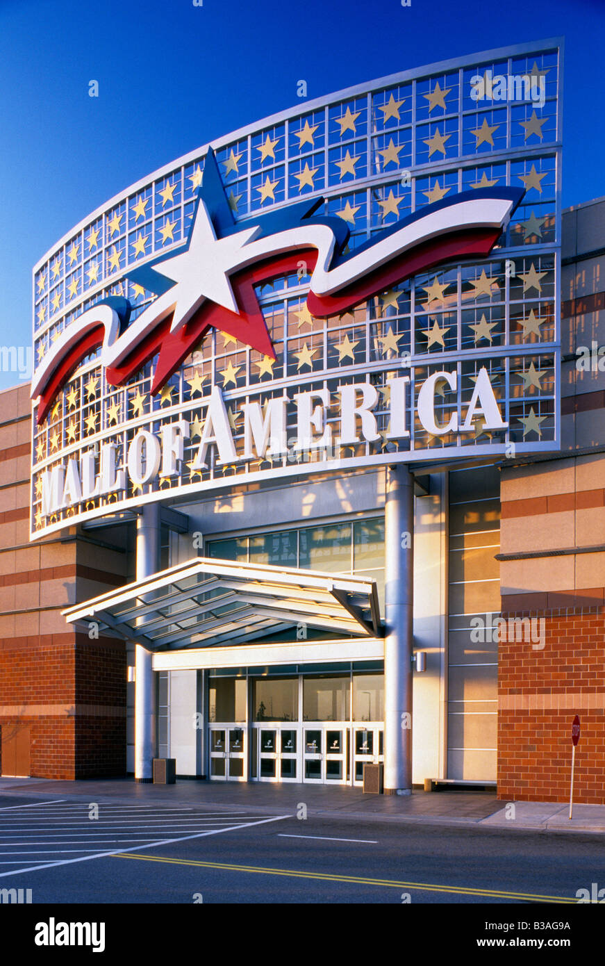 ENTRANCE TO MALL OF AMERICA IN BLOOMINGTON, MINNESOTA, A SUBURB OF ...