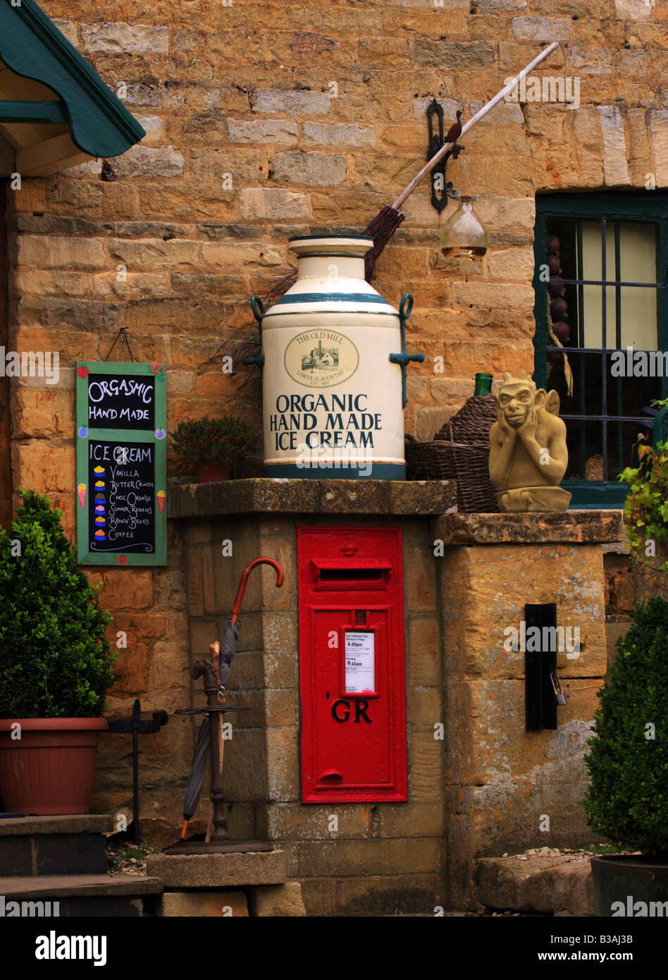Old Fashioned Post Box Outside High Resolution Stock Photography and ...