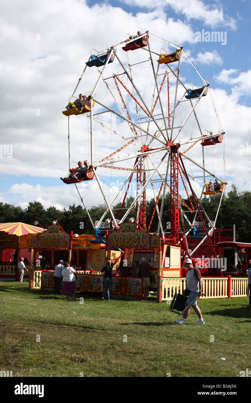 Show funfair thrill hi-res stock photography and images - Alamy