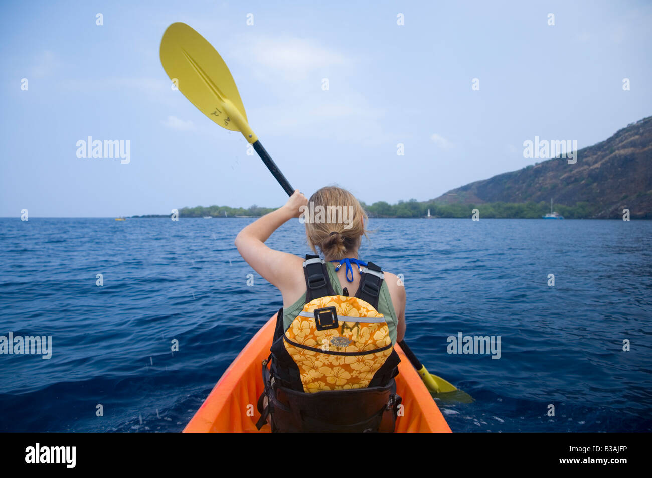 Kayaking across Kealakekua Bay towards Cook's Monument Big Island ...