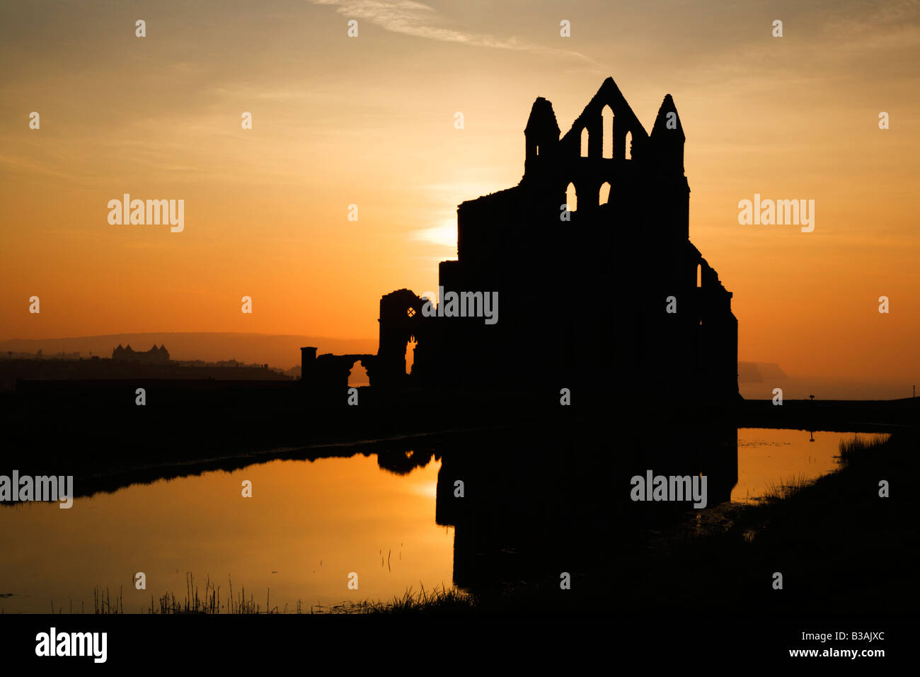 Whitby abbey silhouette hi-res stock photography and images - Alamy
