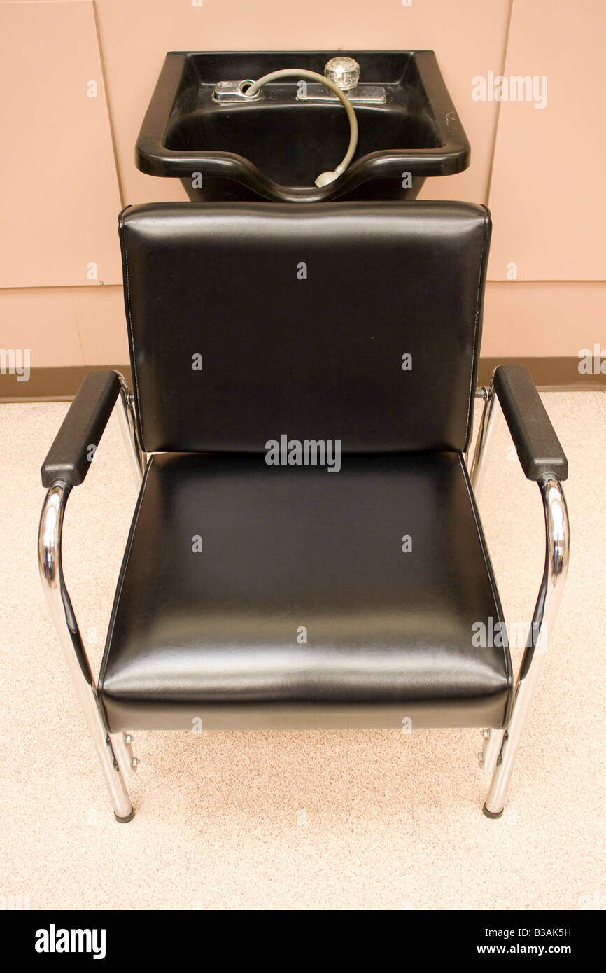 Shampoo basin chair hi-res stock photography and images - Alamy