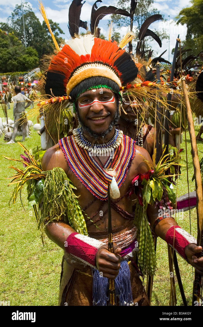 PNG Dancer Goroka Show Singsing Stock Photo - Alamy
