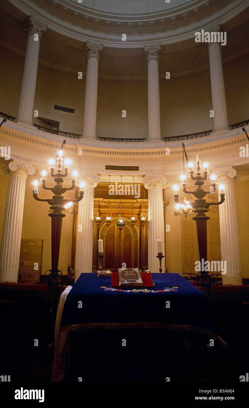 Avignon France Synagogue Showing Arc Stock Photo - Alamy