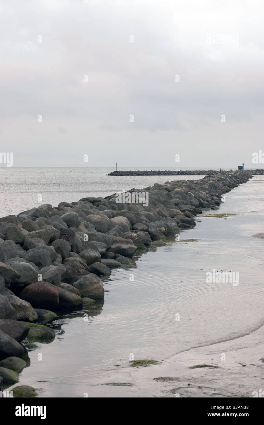 Rock breakwater hi-res stock photography and images - Alamy
