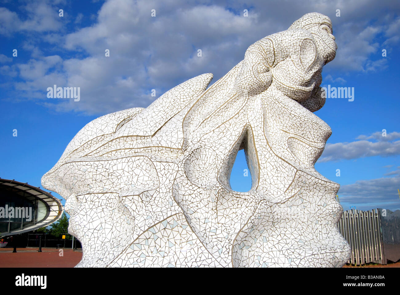 Captain Scott Memorial Statue on waterfront, Cardiff Bay, Cardiff ...