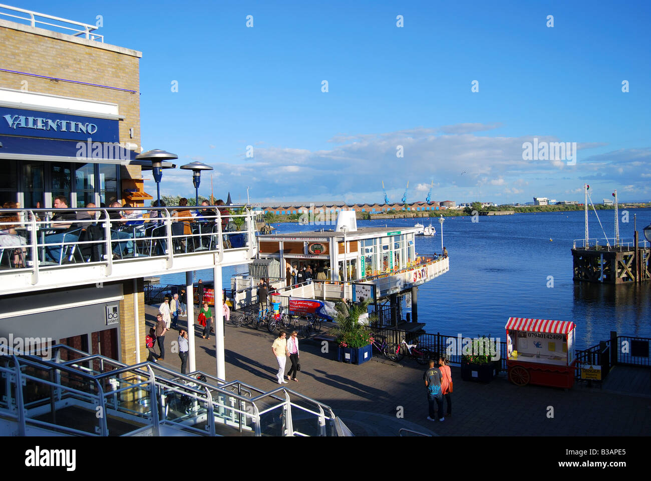Outdoor restaurant, Mermaid Quay, Cardiff Bay, Cardiff, Wales, United ...