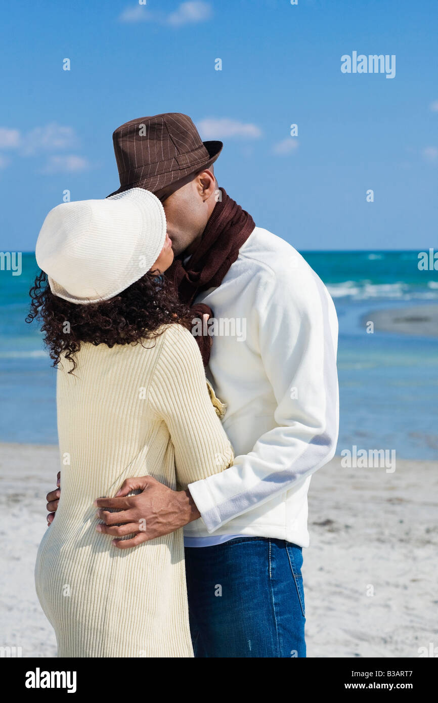 Kissing couple retro hi-res stock photography and images - Alamy