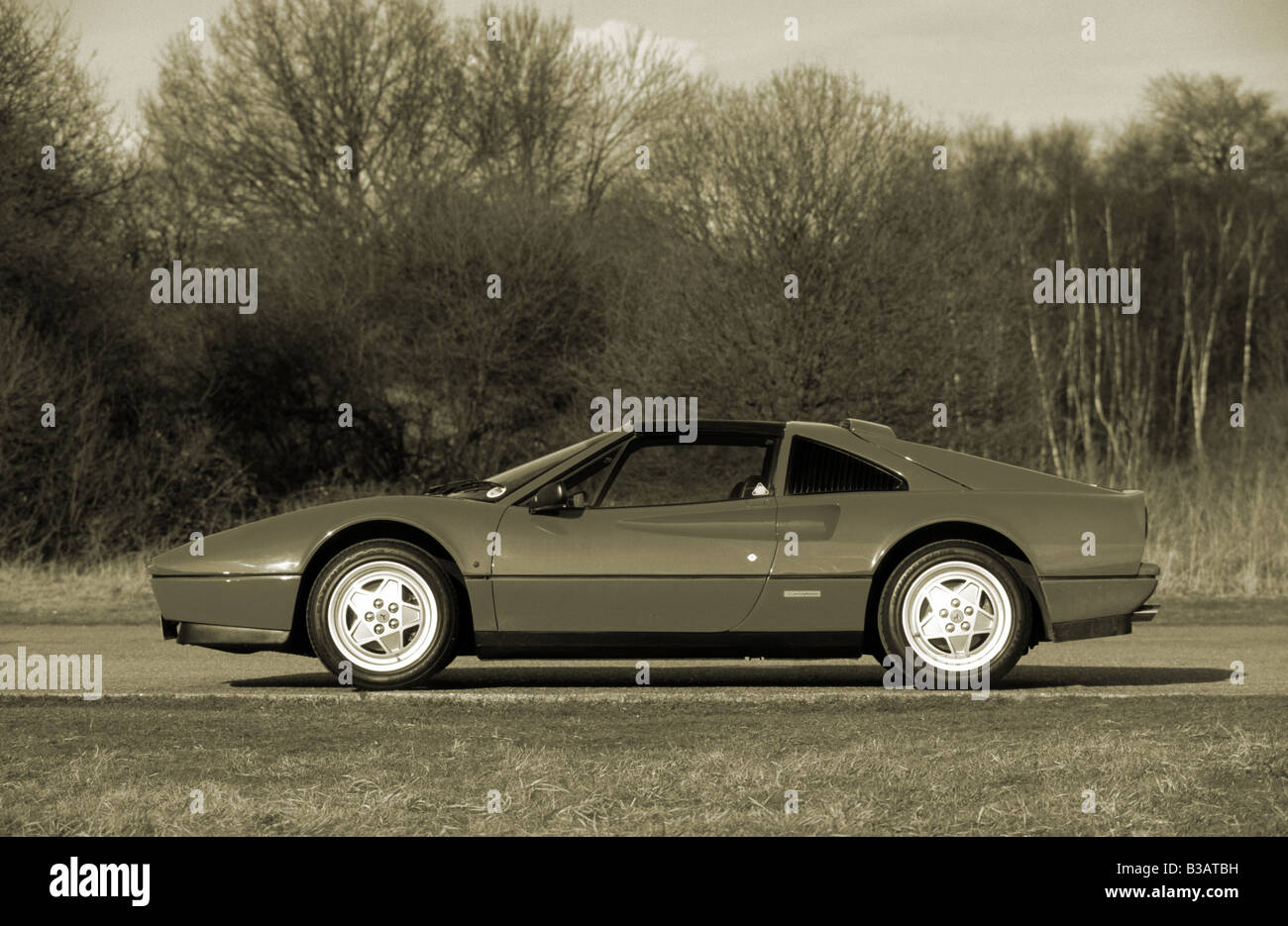 Ferrari side profile hi-res stock photography and images - Alamy