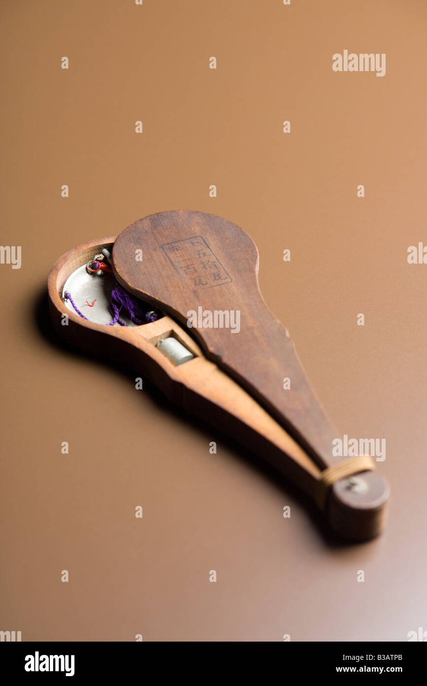 Antique weight scale carry case Stock Photo - Alamy