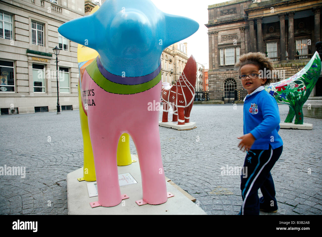 Liverpool statue super lamb banana hi-res stock photography and images ...