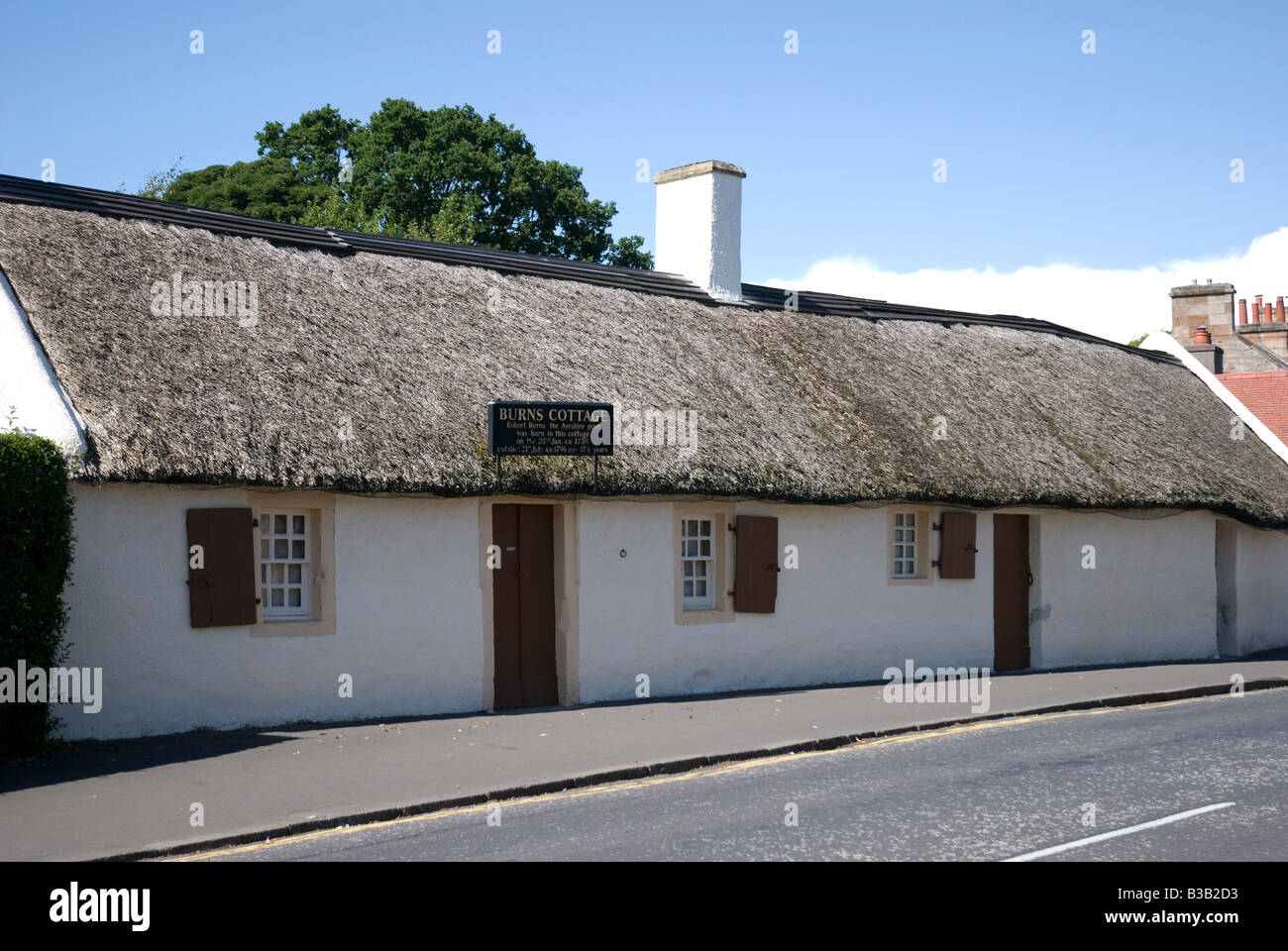Traditional Scottish Thatched Roof White Painted Burns Cottage Alloway ...