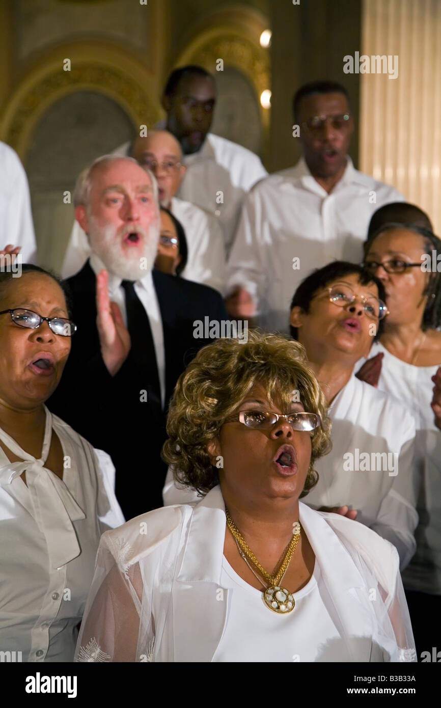 Gospel choir singing church hi-res stock photography and images - Alamy
