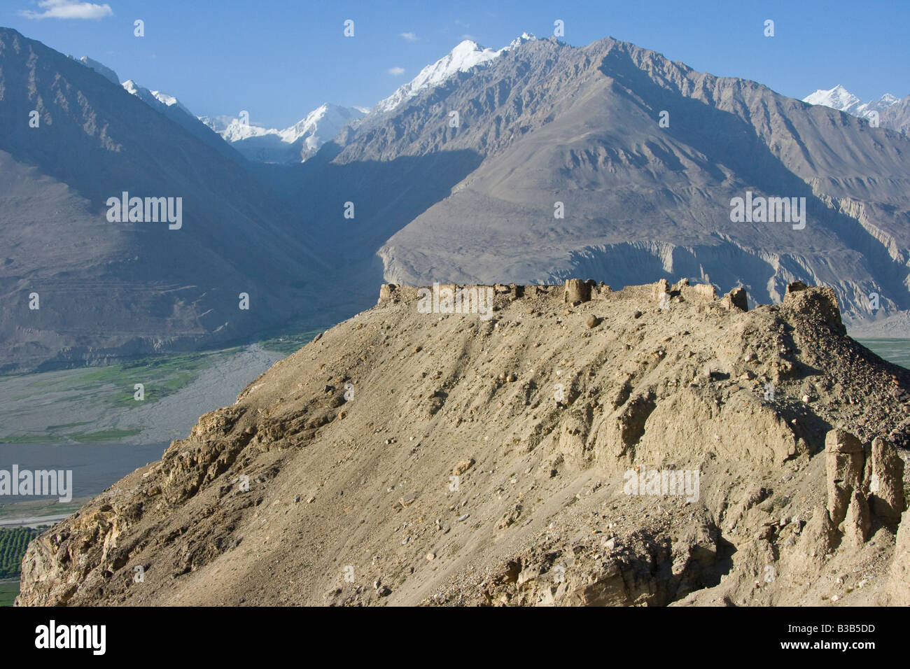 Hindu kush mountain hi-res stock photography and images - Alamy