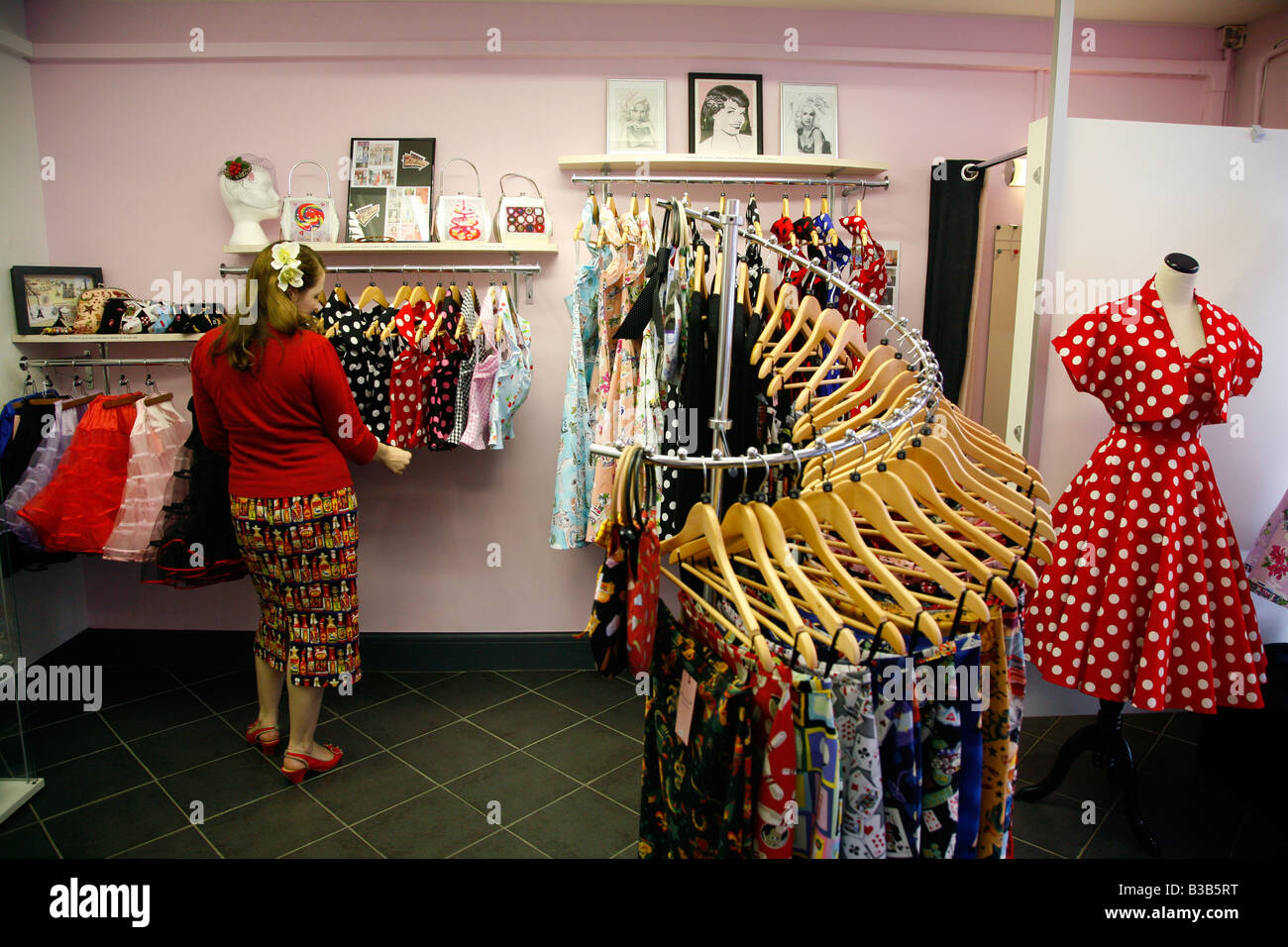 Retro clothes hi-res stock photography and images - Alamy