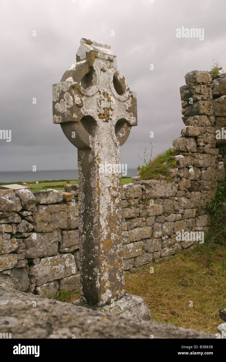 Headstone with Celtic Cross Stock Photo - Alamy
