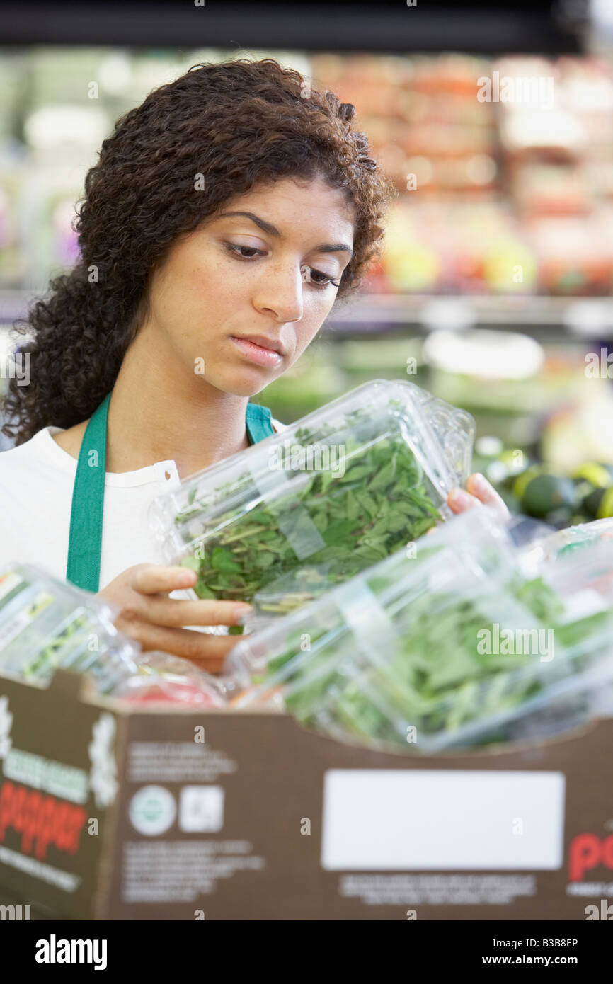 African american clerk grocery store hi-res stock photography and ...