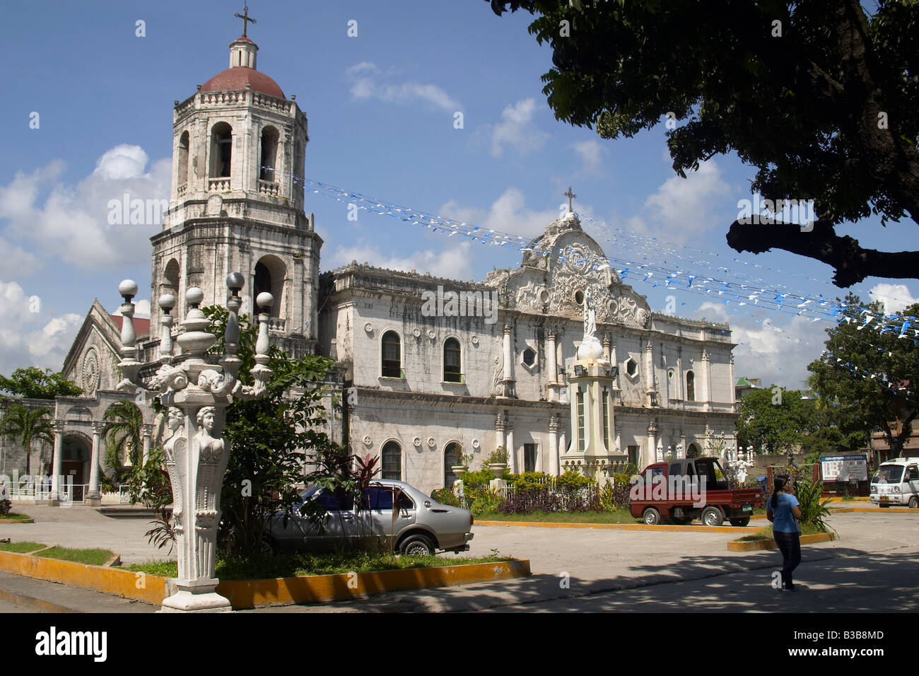 Cebu Metropolitan Cathedral in Cebu City Stock Photo - Alamy