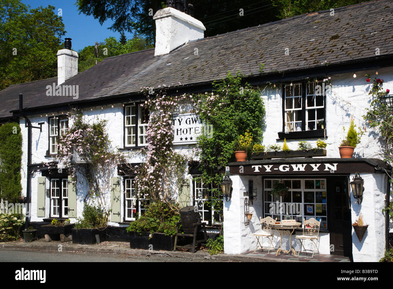 Old Coaching Inn near Betws y Coed Conwy Wales Stock Photo - Alamy