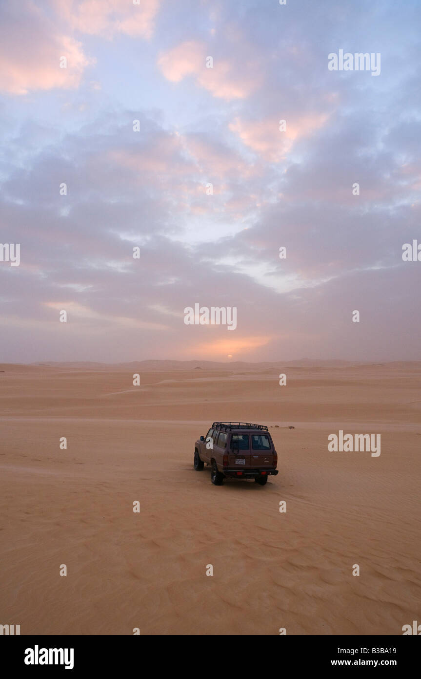 Jeep on Dune, Libyan Desert, Egypt Stock Photo - Alamy