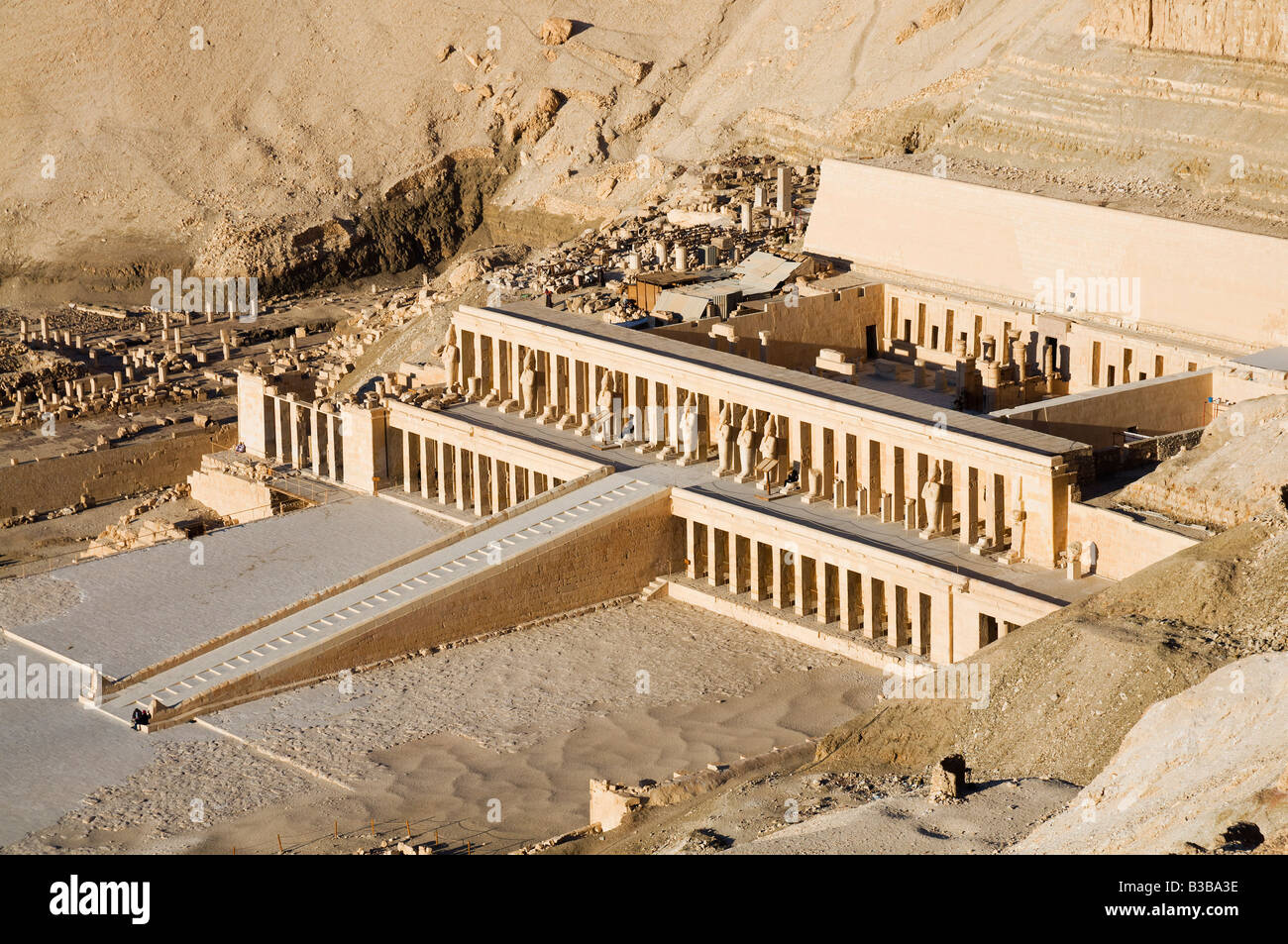 Hatshepsut deir el bahri hi-res stock photography and images - Alamy
