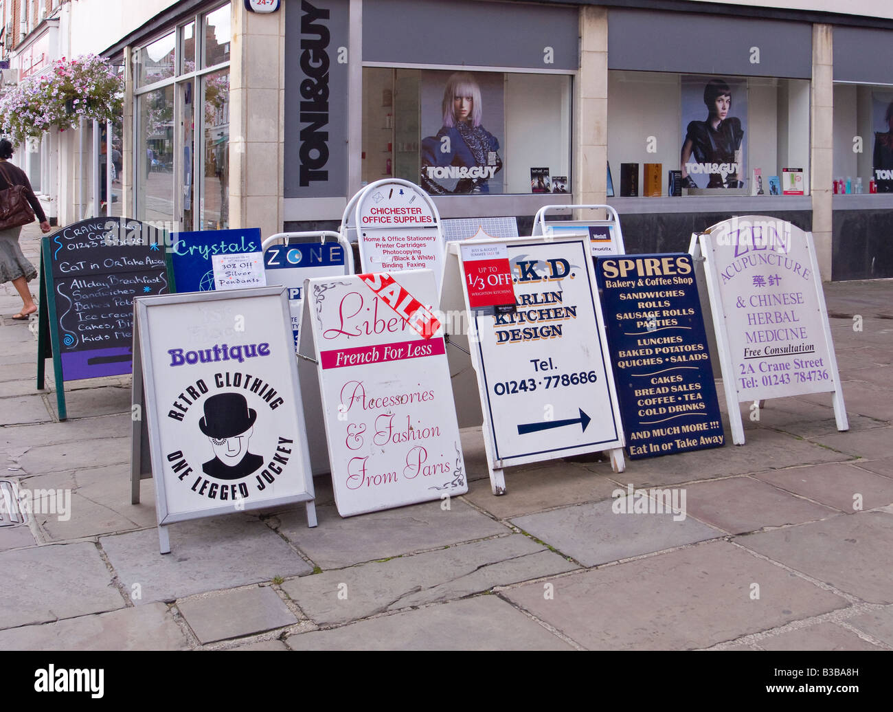 Advertising boards hi-res stock photography and images - Alamy