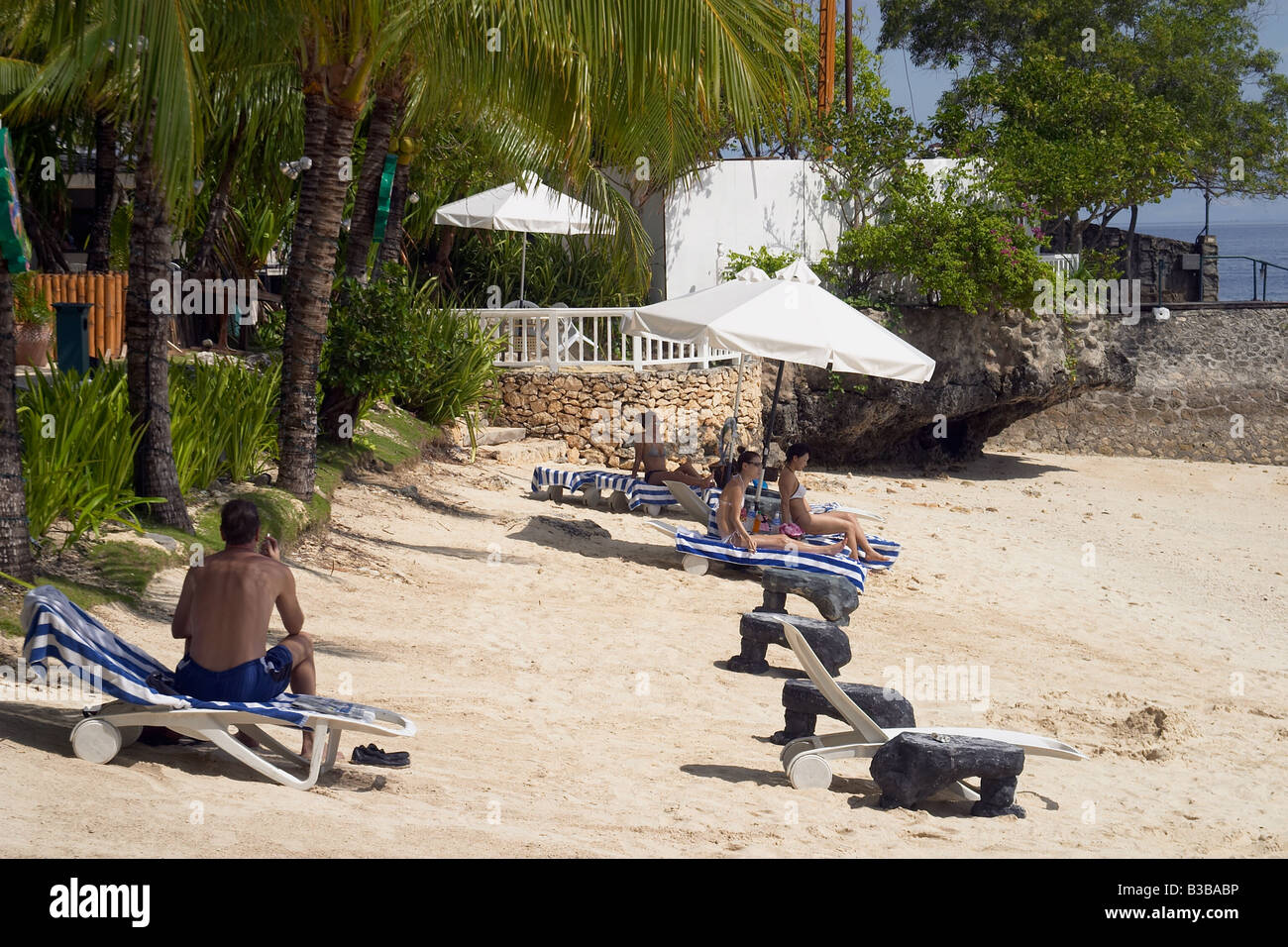 The Plantation Bay Resort beach at Suba Basbas on Mactan Island Stock ...