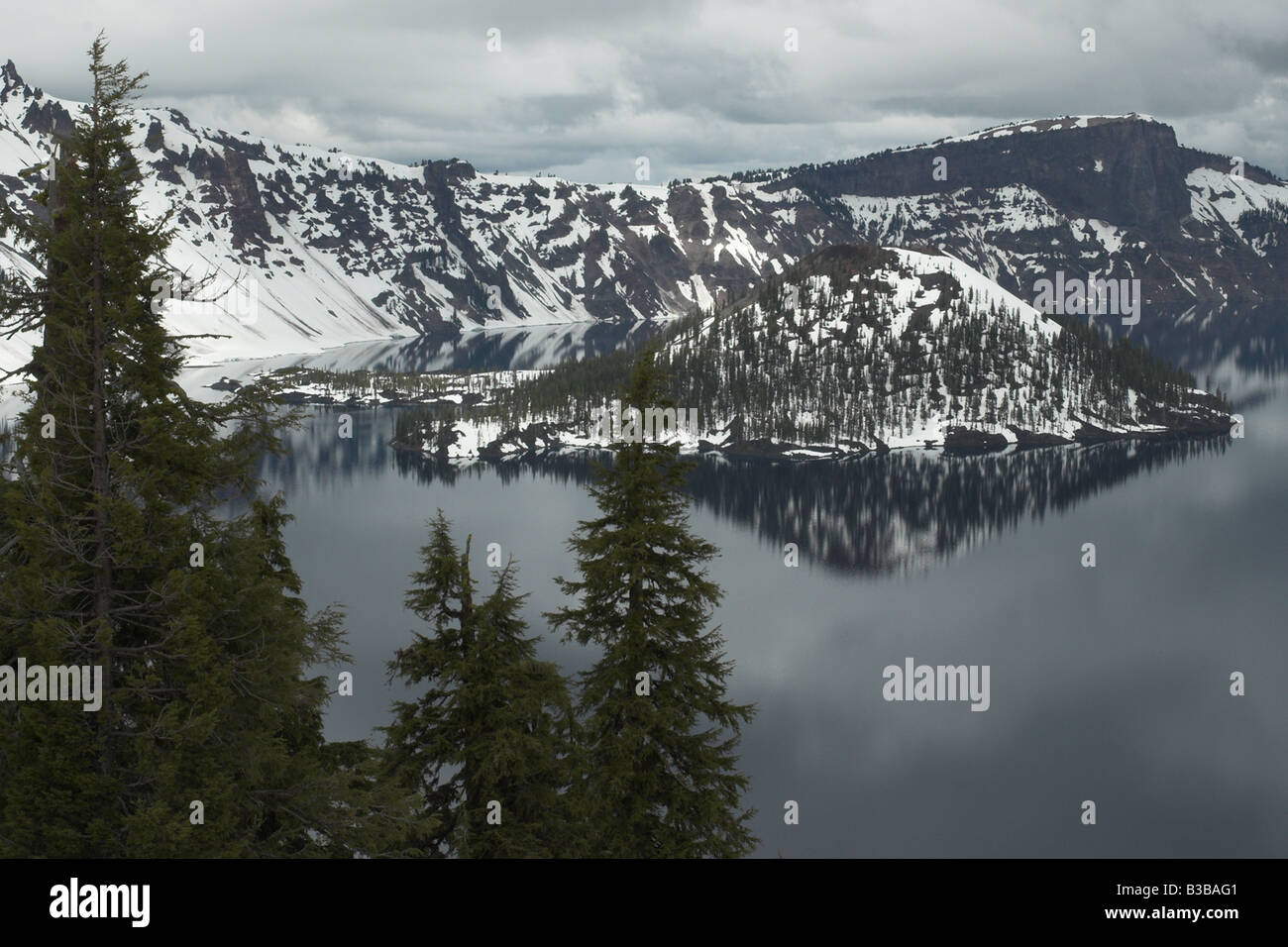 Wizard Island in Crater Lake National Park Stock Photo - Alamy