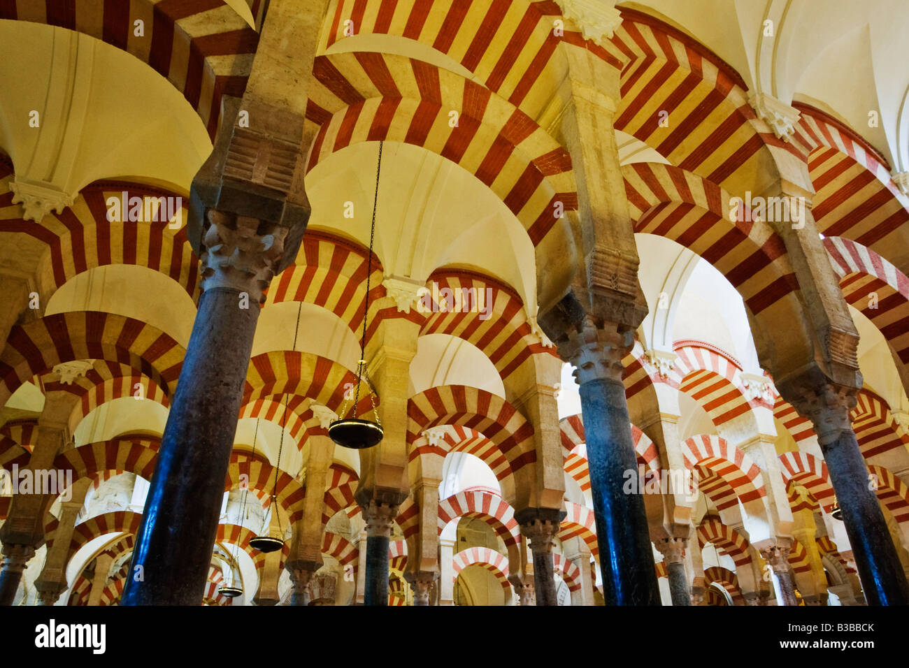 Moorish Arches and Columns, Mezquita, Cordoba, Andalucia, Spain Stock ...