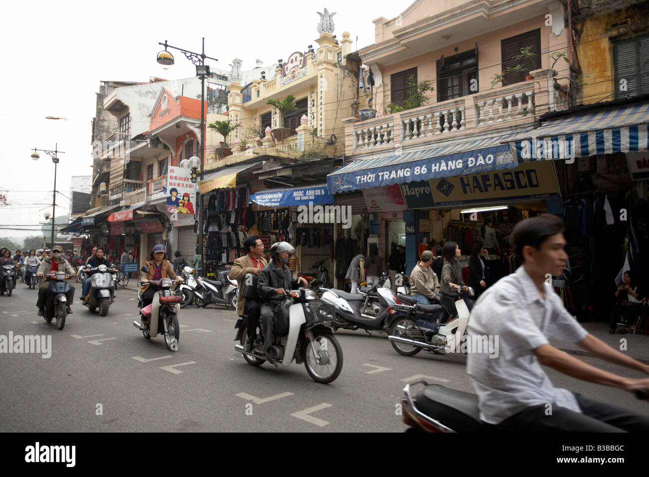 Vietnam street hi-res stock photography and images - Alamy