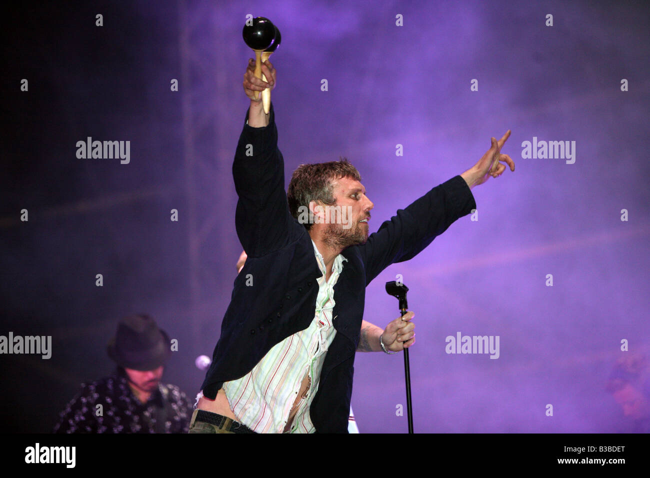 Bez happy mondays dancing hi-res stock photography and images - Alamy