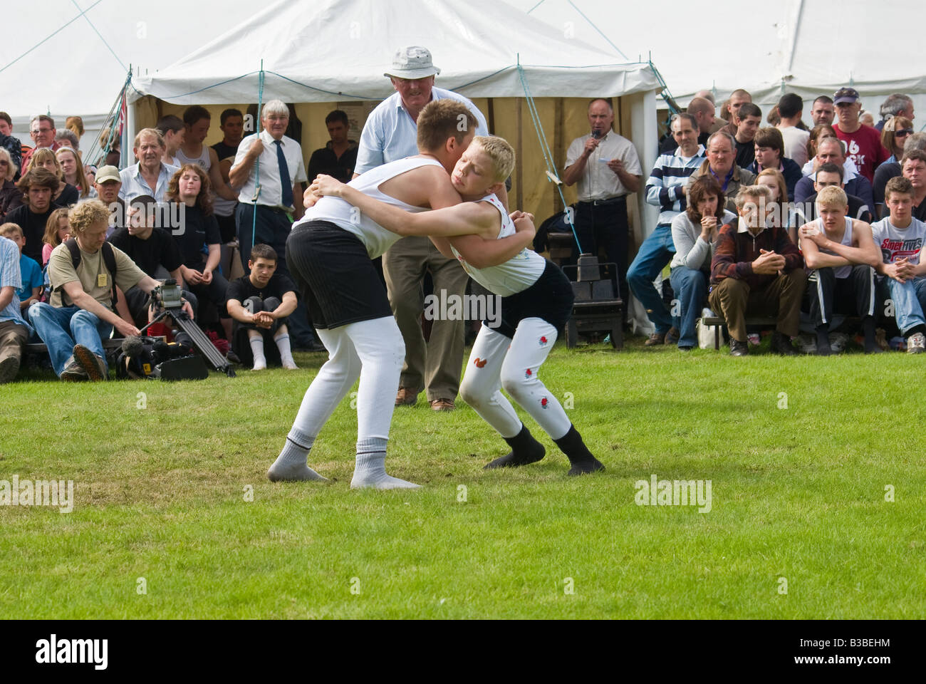 Cumberland and Westmorland wrestling at Grasmere show Stock Photo - Alamy