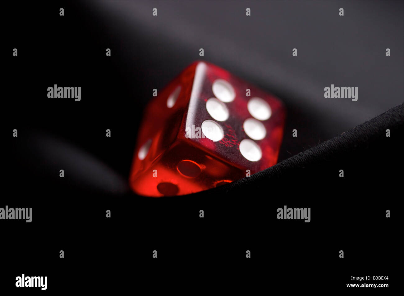 Two dice 2 dice hi-res stock photography and images - Alamy