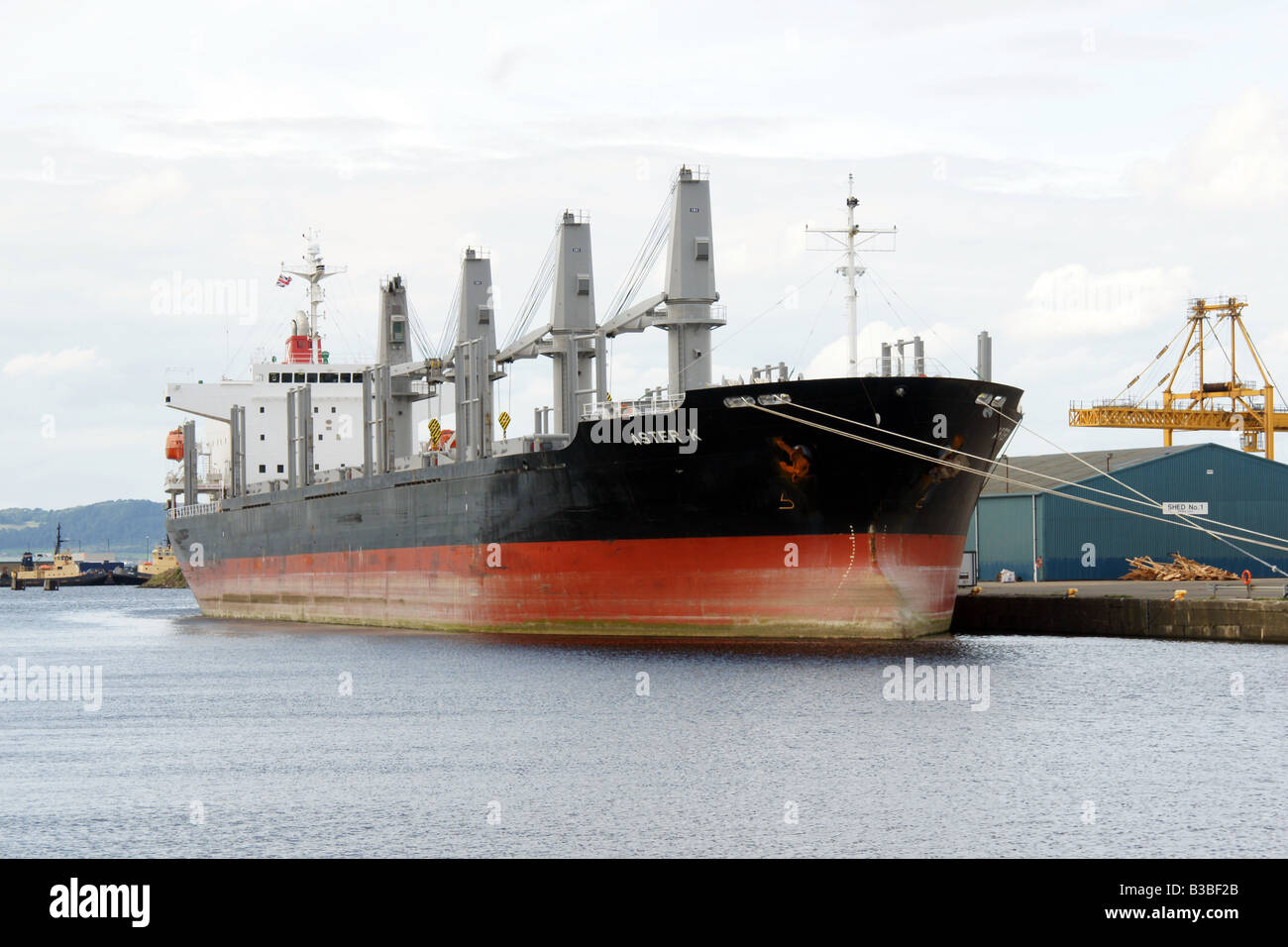 Cargo ship leith edinburgh scotland hi-res stock photography and images ...