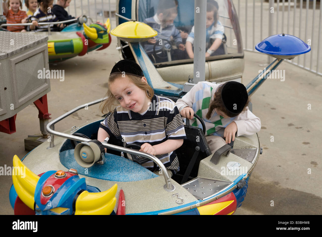 Hasidic children hi-res stock photography and images - Alamy