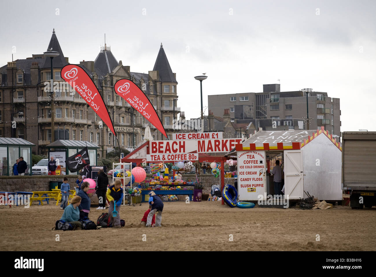 Seaside stalls hi-res stock photography and images - Alamy