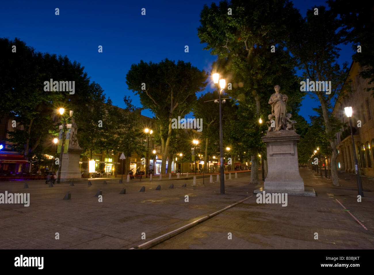 Cours mirabeau hi-res stock photography and images - Alamy