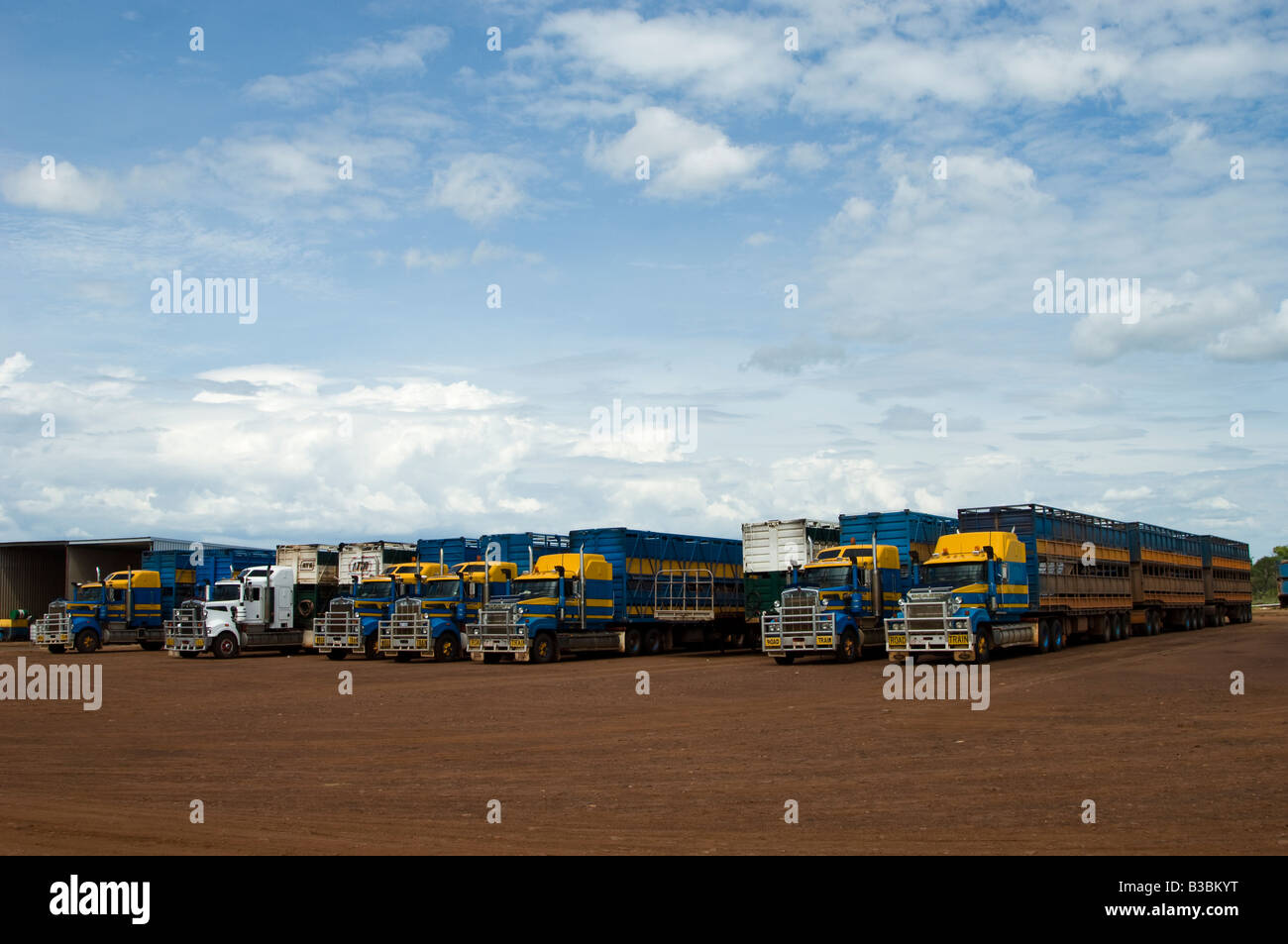 Darwin northern territory road train hi-res stock photography and ...
