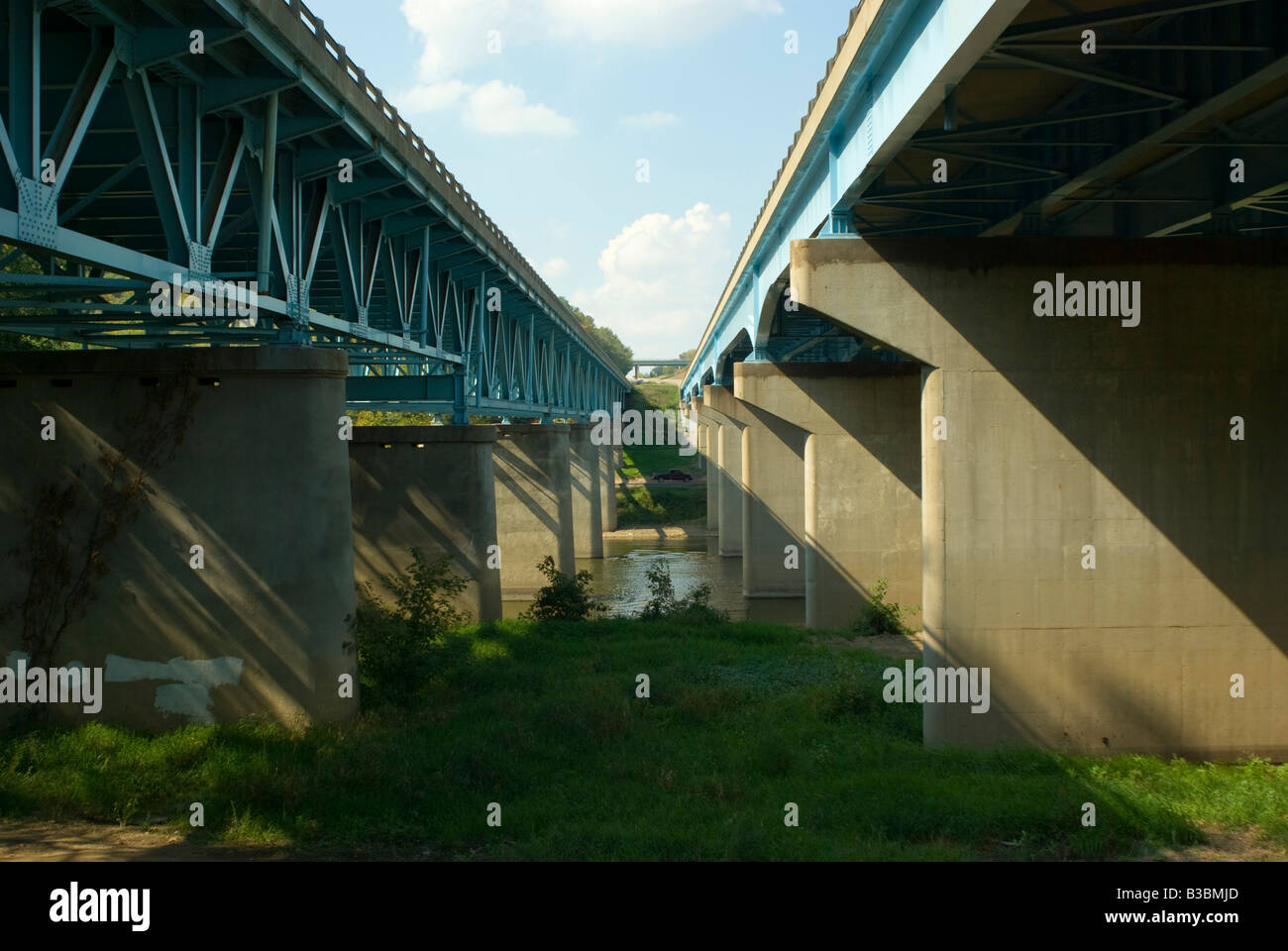 Bridge supports hi-res stock photography and images - Alamy