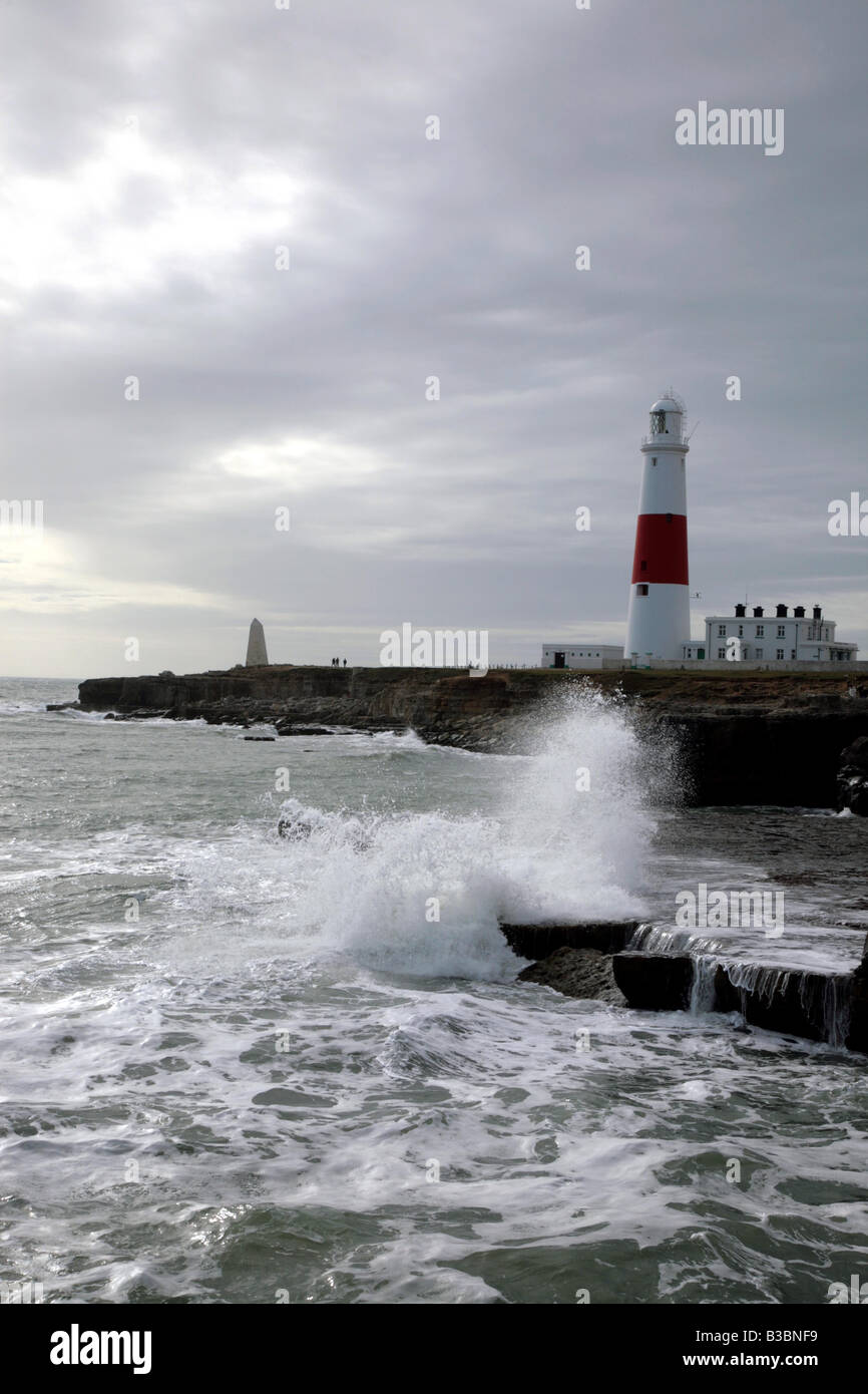 Isles portland waves crashing on hi-res stock photography and images ...