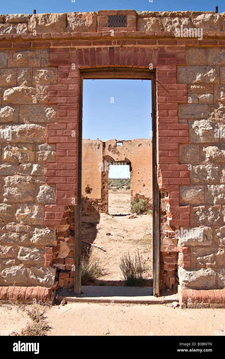 Rubble ruins hi-res stock photography and images - Alamy