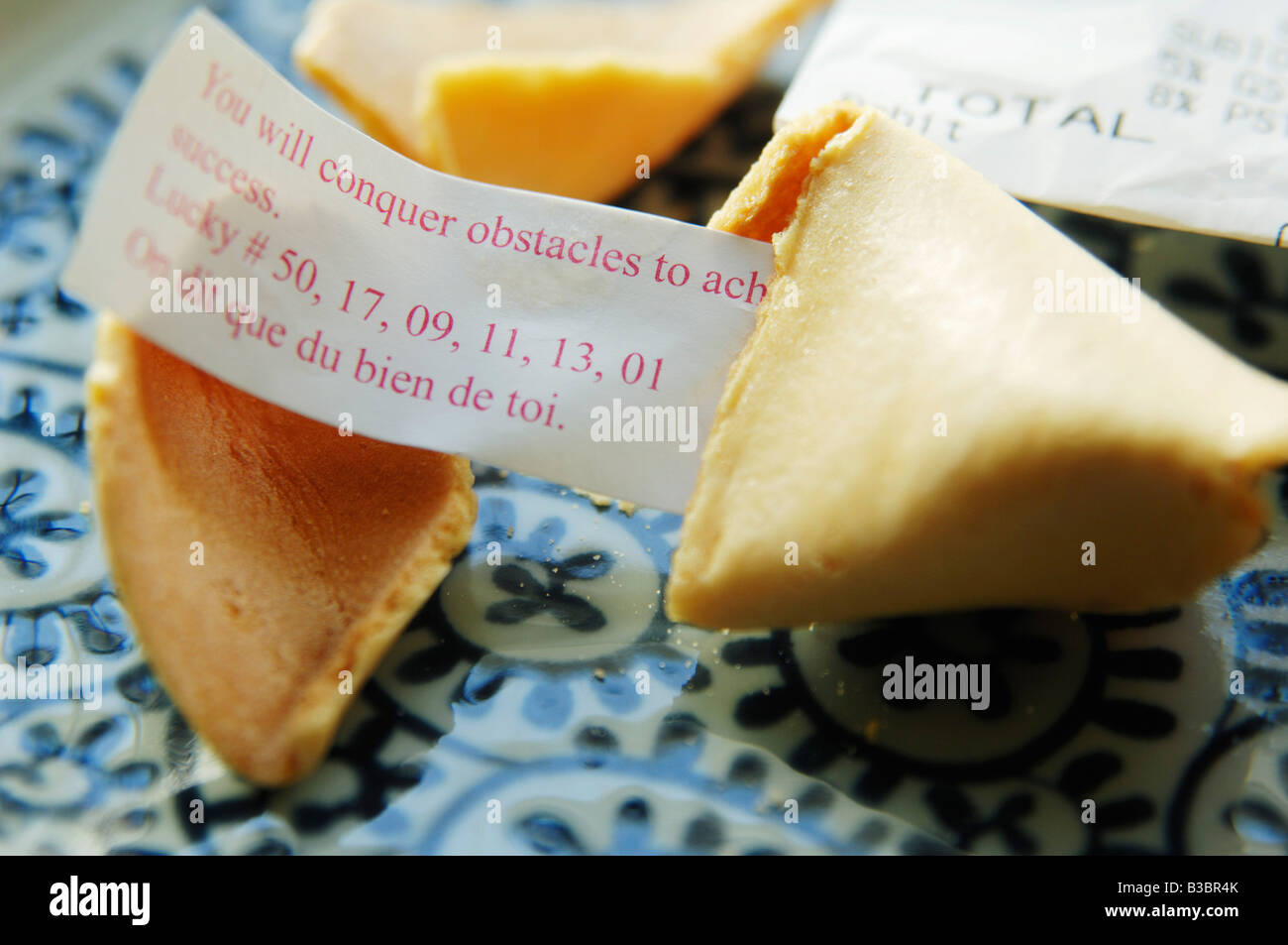Breaking dishes hi-res stock photography and images - Alamy