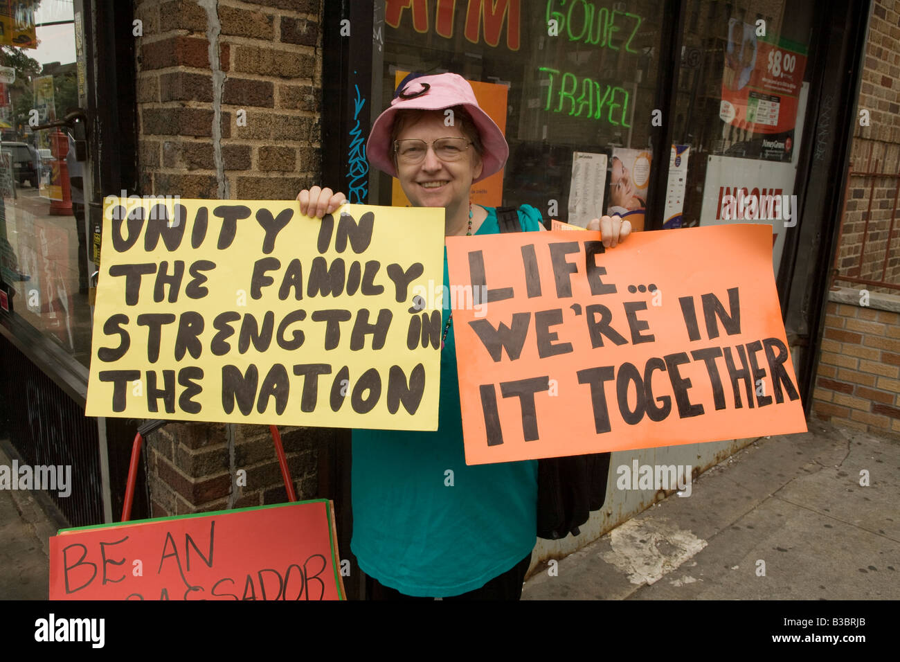 Activist signs hi-res stock photography and images - Alamy