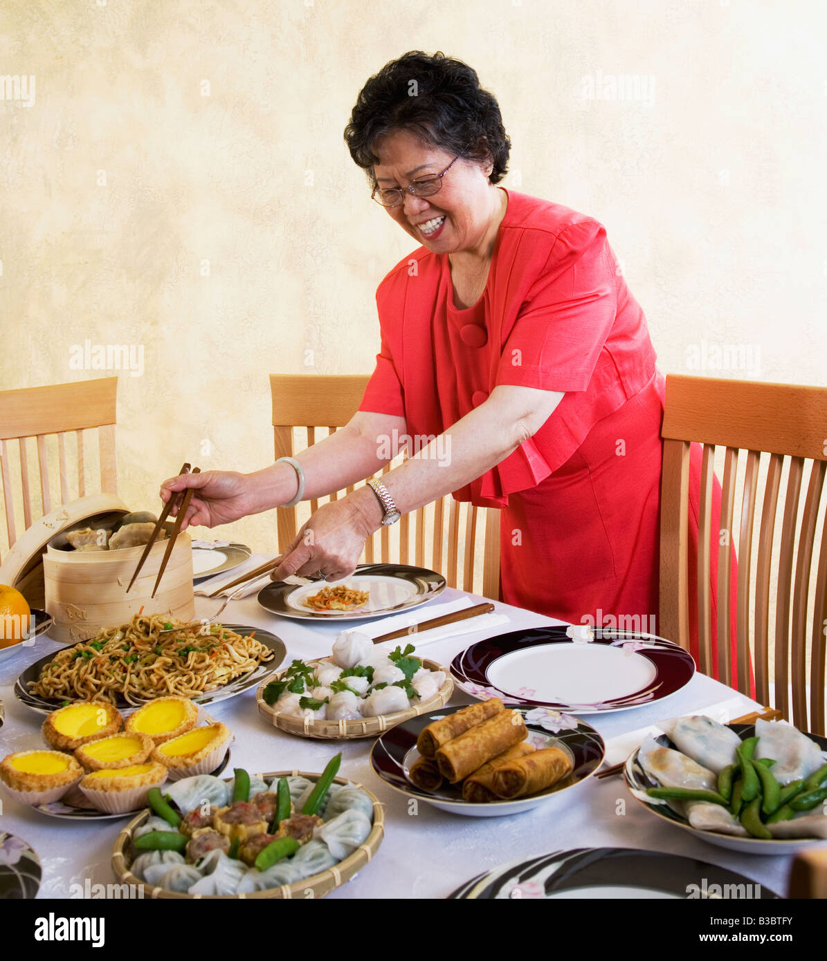 Asian table setting hi-res stock photography and images - Alamy