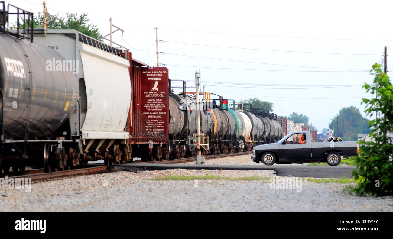 A rural railroad crossing of the CN line Stock Photo - Alamy