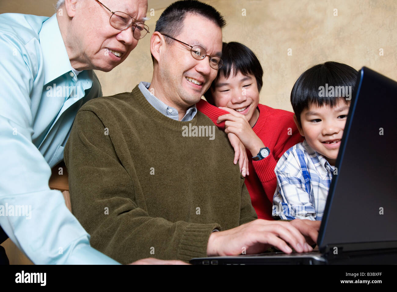 Multi generational learning hi-res stock photography and images - Alamy