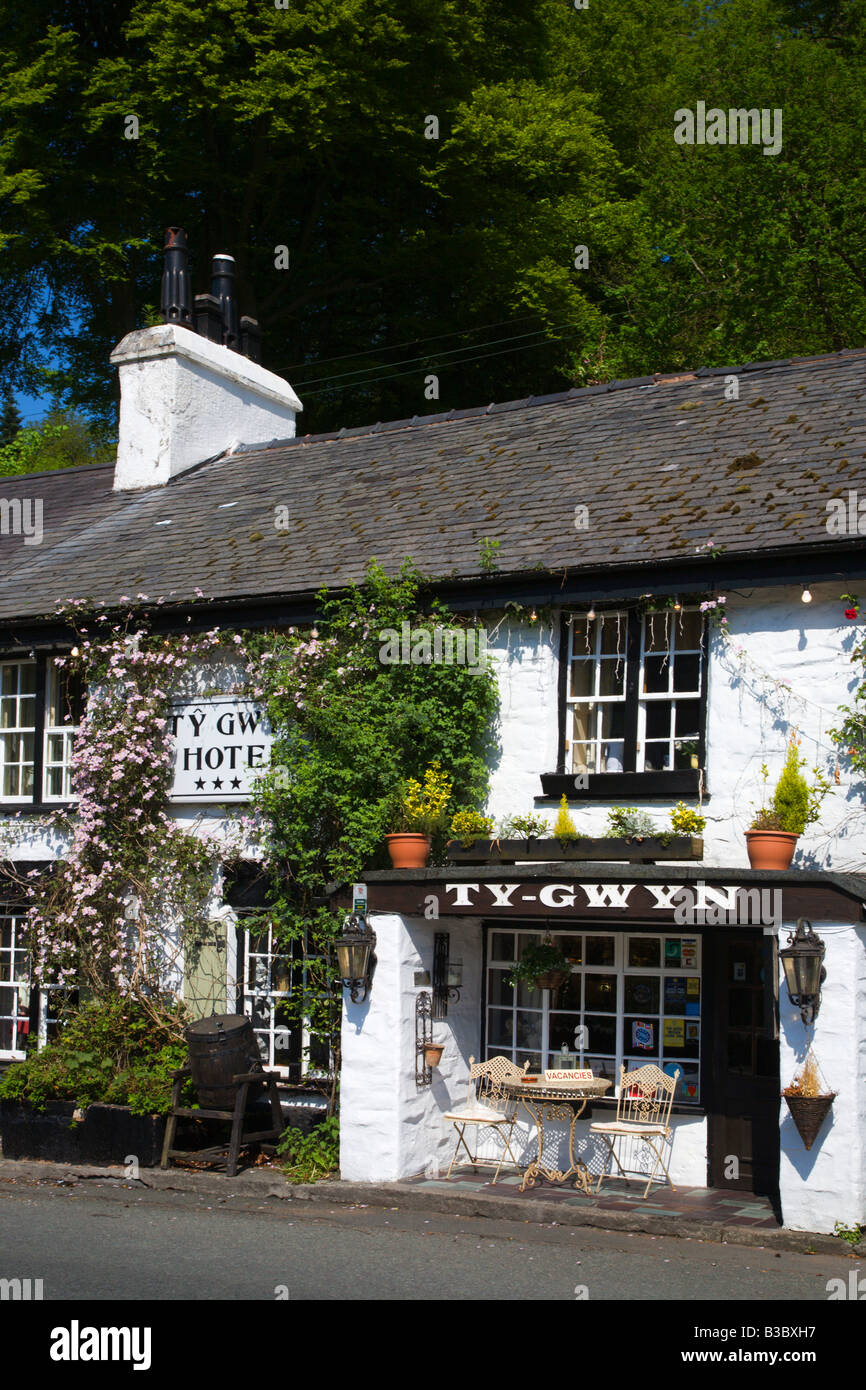 Old Coaching Inn near Betws y Coed Conwy Wales Stock Photo - Alamy