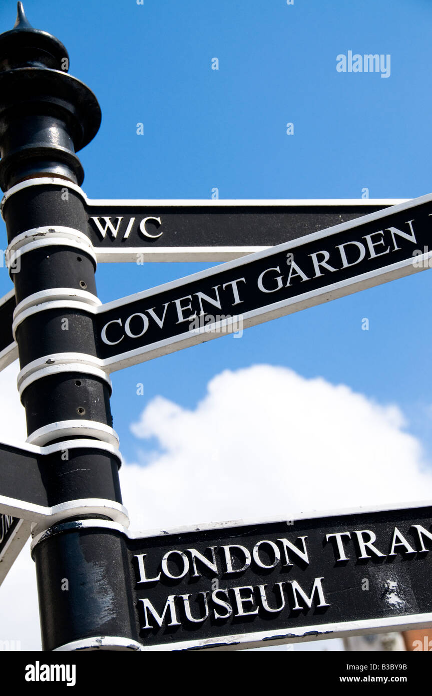 Signpost sign post london hi-res stock photography and images - Alamy