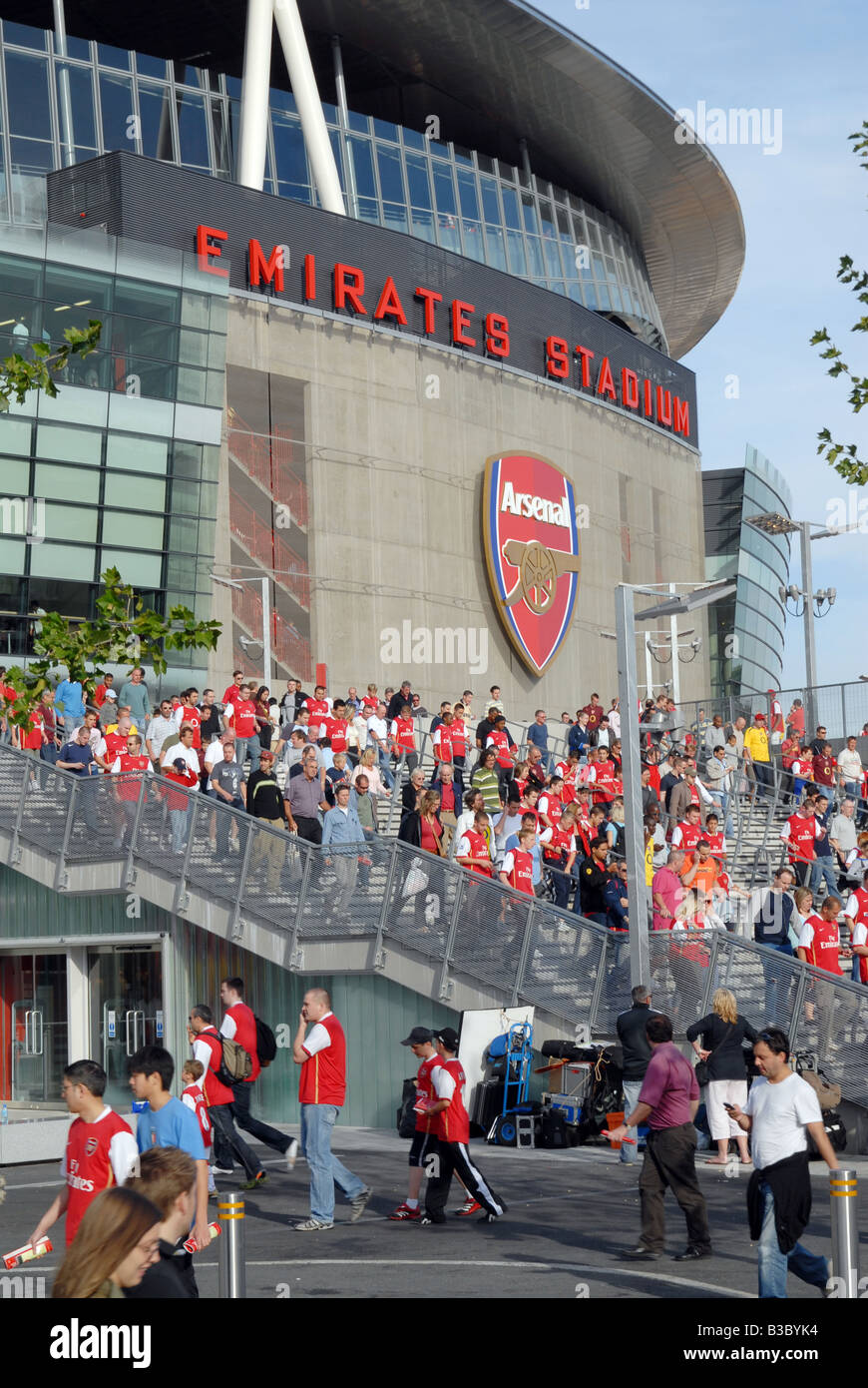 Soccer crowds uk hi-res stock photography and images - Alamy